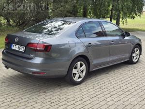 Pelēks Volkswagen Jetta 2017 Rīga, ar dzinēja tilpumu 1.40 L un nobraukumu 0 tūkst. km par 6500 €, foto 4 vietnē AUTOMOTO.COM.LV
