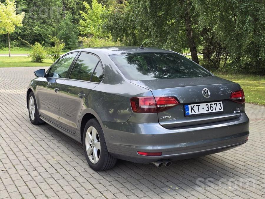 Pelēks Volkswagen Jetta 2017 Rīga, ar dzinēja tilpumu 1.40 L un nobraukumu 0 tūkst. km par 6500 €, foto 5 vietnē AUTOMOTO.COM.LV