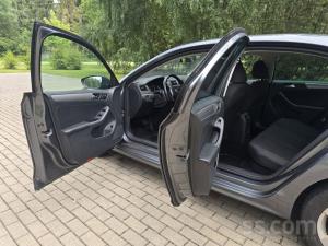 Pelēks Volkswagen Jetta 2017 Rīga, ar dzinēja tilpumu 1.40 L un nobraukumu 0 tūkst. km par 6500 €, foto 6 vietnē AUTOMOTO.COM.LV