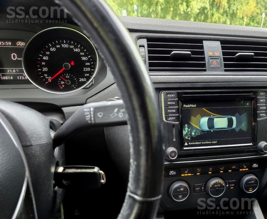 Pelēks Volkswagen Jetta 2017 Rīga, ar dzinēja tilpumu 1.40 L un nobraukumu 0 tūkst. km par 6500 €, foto 16 vietnē AUTOMOTO.COM.LV