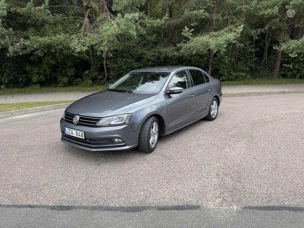 Pelēks Volkswagen Jetta 2017 Viļņa, ar dzinēja tilpumu 1.97 L un nobraukumu 245 tūkst. km par 6950 €, foto 1 vietnē AUTOMOTO.COM.LV