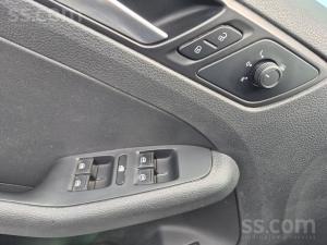 Grey Volkswagen Jetta 2017 in Jelgava, with an engine capacity of 2.00 L and mileage of 265 thousand km for 4600 €, photo 6 on AUTOMOTO.COM.LV
