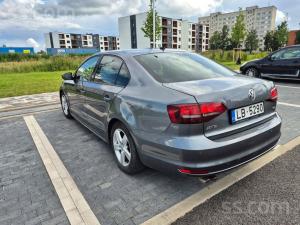 Grey Volkswagen Jetta 2017 in Jelgava, with an engine capacity of 2.00 L and mileage of 265 thousand km for 4600 €, photo 10 on AUTOMOTO.COM.LV