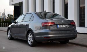 Pelēks Volkswagen Jetta 2017 Viļņa, ar dzinēja tilpumu 1.97 L un nobraukumu 244 tūkst. km par 6880 €, foto 4 vietnē AUTOMOTO.COM.LV