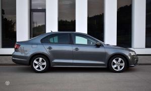 Pelēks Volkswagen Jetta 2017 Viļņa, ar dzinēja tilpumu 1.97 L un nobraukumu 244 tūkst. km par 6880 €, foto 6 vietnē AUTOMOTO.COM.LV