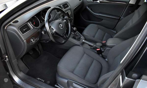 Pelēks Volkswagen Jetta 2017 Viļņa, ar dzinēja tilpumu 1.97 L un nobraukumu 244 tūkst. km par 6880 €, foto 10 vietnē AUTOMOTO.COM.LV