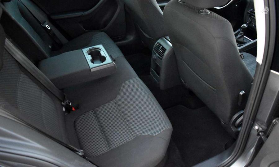 Pelēks Volkswagen Jetta 2017 Viļņa, ar dzinēja tilpumu 1.97 L un nobraukumu 244 tūkst. km par 6880 €, foto 12 vietnē AUTOMOTO.COM.LV