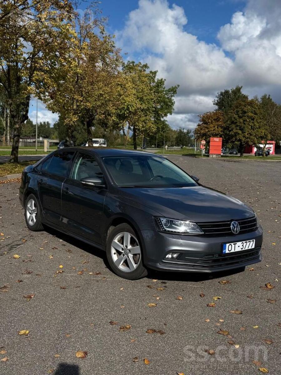 Pelēks Volkswagen Jetta 2018 Rīga, ar dzinēja tilpumu 1.40 L un nobraukumu 159 tūkst. km par 8200 €, foto 1 vietnē AUTOMOTO.COM.LV