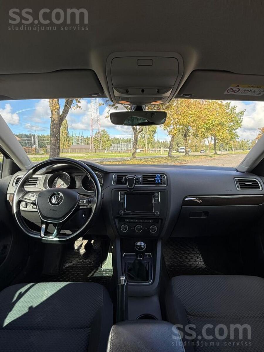 Pelēks Volkswagen Jetta 2018 Rīga, ar dzinēja tilpumu 1.40 L un nobraukumu 159 tūkst. km par 8200 €, foto 7 vietnē AUTOMOTO.COM.LV