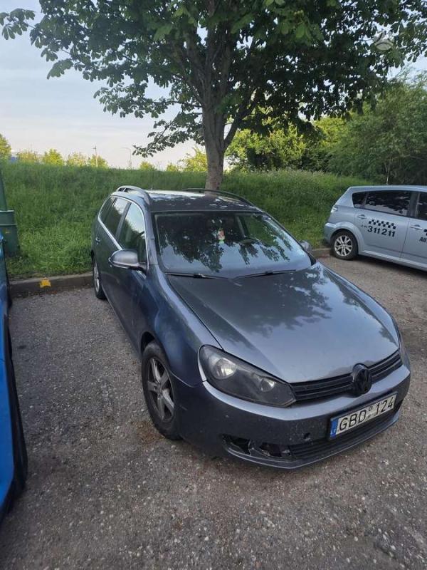 Pelēks Volkswagen Jetta 2009 Klaipėda, ar dzinēja tilpumu 2.50 L un nobraukumu 310 tūkst. km par 1650 €, foto 3 vietnē AUTOMOTO.COM.LV