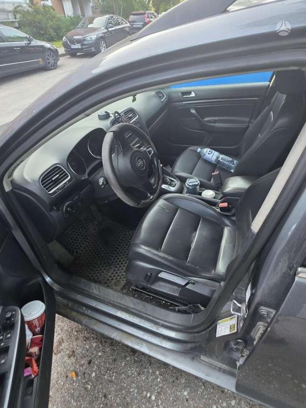 Pelēks Volkswagen Jetta 2009 Klaipėda, ar dzinēja tilpumu 2.50 L un nobraukumu 310 tūkst. km par 1650 €, foto 5 vietnē AUTOMOTO.COM.LV