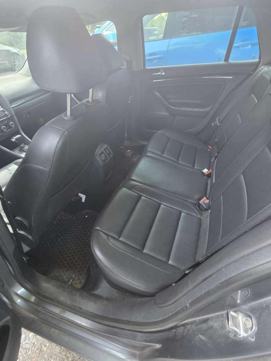 Pelēks Volkswagen Jetta 2009 Klaipėda, ar dzinēja tilpumu 2.50 L un nobraukumu 310 tūkst. km par 1650 €, foto 6 vietnē AUTOMOTO.COM.LV