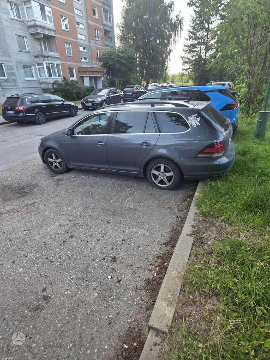 Pelēks Volkswagen Jetta 2009 Klaipėda, ar dzinēja tilpumu 2.50 L un nobraukumu 310 tūkst. km par 1650 €, foto 7 vietnē AUTOMOTO.COM.LV
