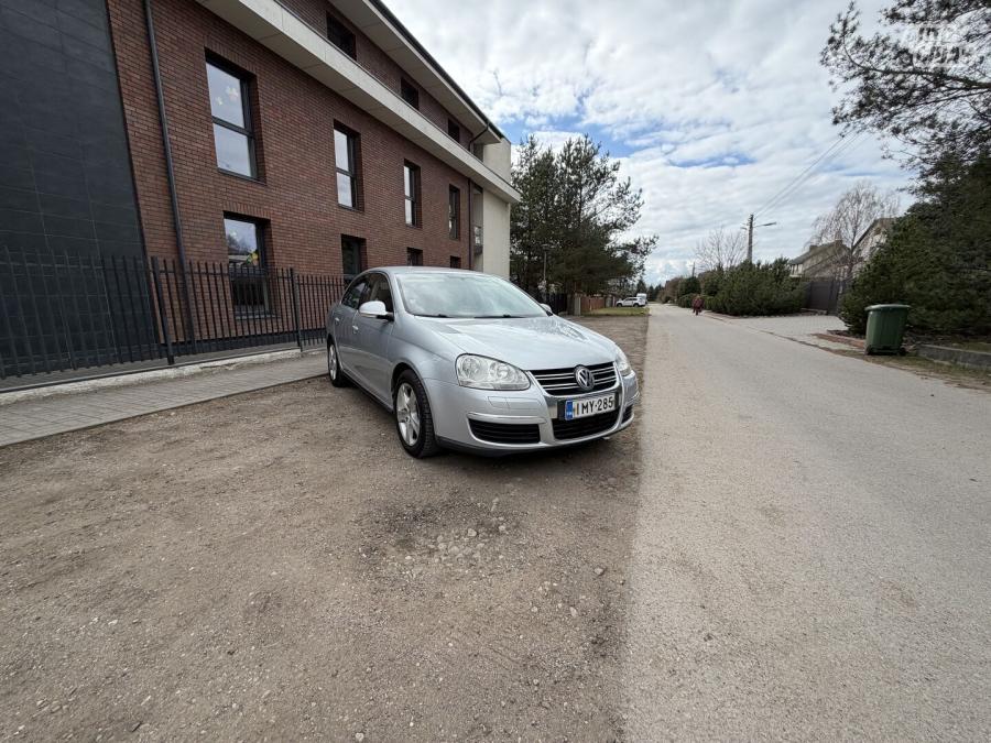 Volkswagen Jetta 2006 in Alytus, with an engine capacity of 2.00 L and mileage of 343 thousand km for 1350 €, photo 1 on AUTOMOTO.COM.LV