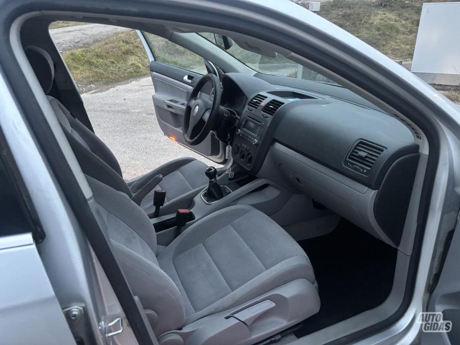 Volkswagen Jetta 2006 in Alytus, with an engine capacity of 2.00 L and mileage of 343 thousand km for 1350 €, photo 12 on AUTOMOTO.COM.LV