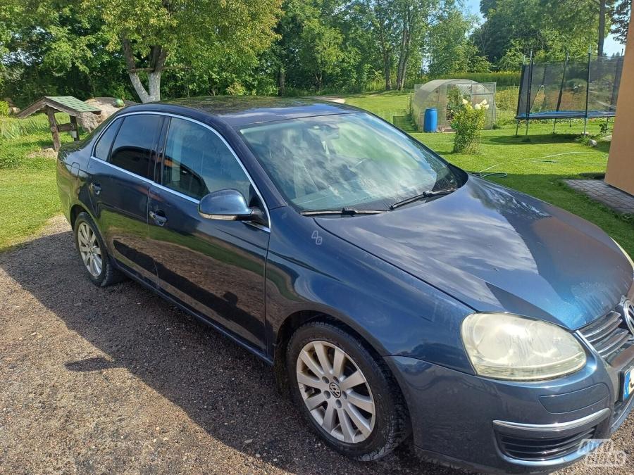 Volkswagen Jetta 2008 in Vilnius, with an engine capacity of 1.90 L and mileage of 331 thousand km for 950 €, photo 3 on AUTOMOTO.COM.LV