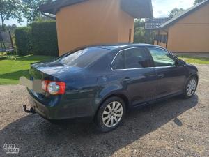 Volkswagen Jetta 2008 in Vilnius, with an engine capacity of 1.90 L and mileage of 331 thousand km for 950 €, photo 4 on AUTOMOTO.COM.LV