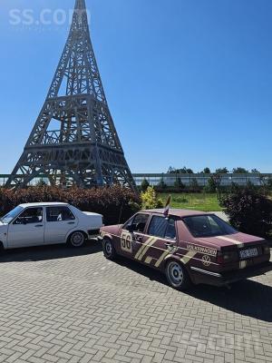 Sarkans Volkswagen Jetta 1984 Jēkabpils, ar dzinēja tilpumu 1.60 L un nobraukumu 40 tūkst. km par 580 €, foto 4 vietnē AUTOMOTO.COM.LV