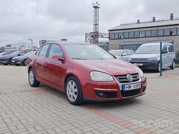 Red Volkswagen Jetta 2005 in Liepaja, with an engine capacity of 1.90 L and mileage of 195 thousand km for 1800 €, photo 6 on AUTOMOTO.COM.LV