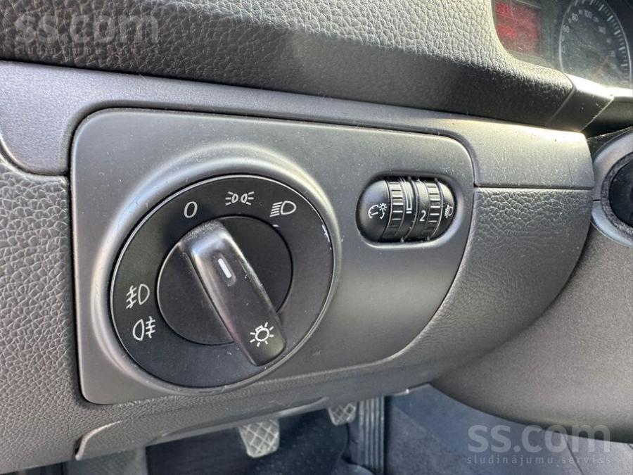 Sarkans Volkswagen Jetta 2006 Rīga, ar dzinēja tilpumu 1.60 L un nobraukumu 0 tūkst. km par 1699 €, foto 14 vietnē AUTOMOTO.COM.LV