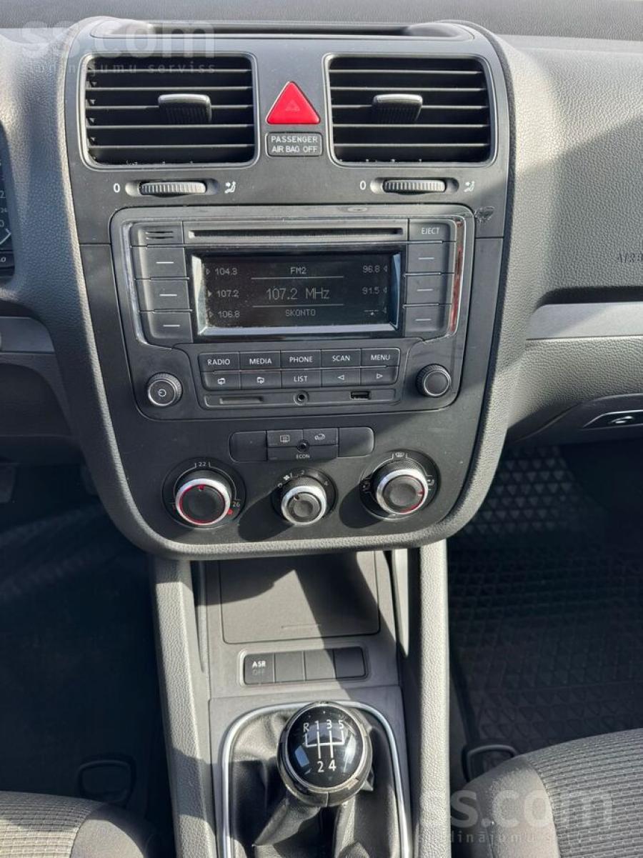 Sarkans Volkswagen Jetta 2006 Rīga, ar dzinēja tilpumu 1.60 L un nobraukumu 0 tūkst. km par 1699 €, foto 16 vietnē AUTOMOTO.COM.LV