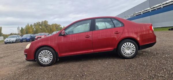 Sarkans Volkswagen Jetta 2007 Daugavpils, ar dzinēja tilpumu 1.60 L un nobraukumu 154 tūkst. km par 1450 €, foto 2 vietnē AUTOMOTO.COM.LV