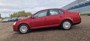 Red Volkswagen Jetta 2007 in Daugavpils, with an engine capacity of 1.60 L and mileage of 154 thousand km for 1450 €, photo 3 on AUTOMOTO.COM.LV