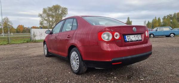 Sarkans Volkswagen Jetta 2007 Daugavpils, ar dzinēja tilpumu 1.60 L un nobraukumu 154 tūkst. km par 1450 €, foto 4 vietnē AUTOMOTO.COM.LV