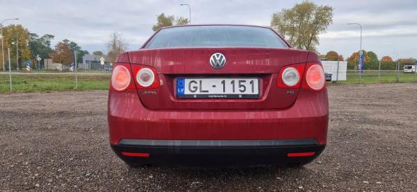Sarkans Volkswagen Jetta 2007 Daugavpils, ar dzinēja tilpumu 1.60 L un nobraukumu 154 tūkst. km par 1450 €, foto 5 vietnē AUTOMOTO.COM.LV