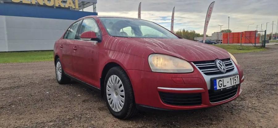Red Volkswagen Jetta 2007 in Daugavpils, with an engine capacity of 1.60 L and mileage of 154 thousand km for 1450 €, photo 9 on AUTOMOTO.COM.LV