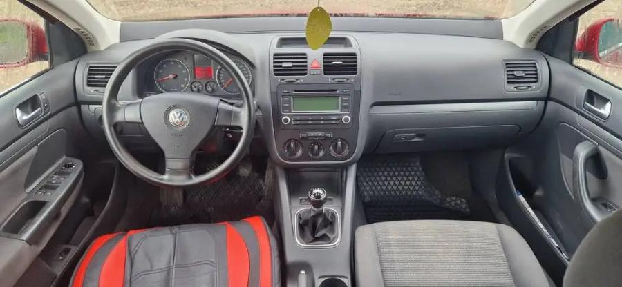 Red Volkswagen Jetta 2007 in Daugavpils, with an engine capacity of 1.60 L and mileage of 154 thousand km for 1450 €, photo 10 on AUTOMOTO.COM.LV