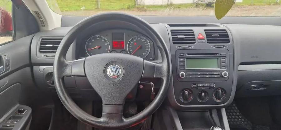 Red Volkswagen Jetta 2007 in Daugavpils, with an engine capacity of 1.60 L and mileage of 154 thousand km for 1450 €, photo 11 on AUTOMOTO.COM.LV