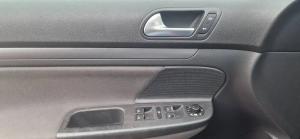 Red Volkswagen Jetta 2007 in Daugavpils, with an engine capacity of 1.60 L and mileage of 154 thousand km for 1450 €, photo 18 on AUTOMOTO.COM.LV