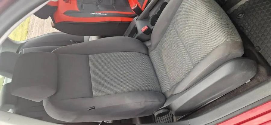 Red Volkswagen Jetta 2007 in Daugavpils, with an engine capacity of 1.60 L and mileage of 154 thousand km for 1450 €, photo 22 on AUTOMOTO.COM.LV
