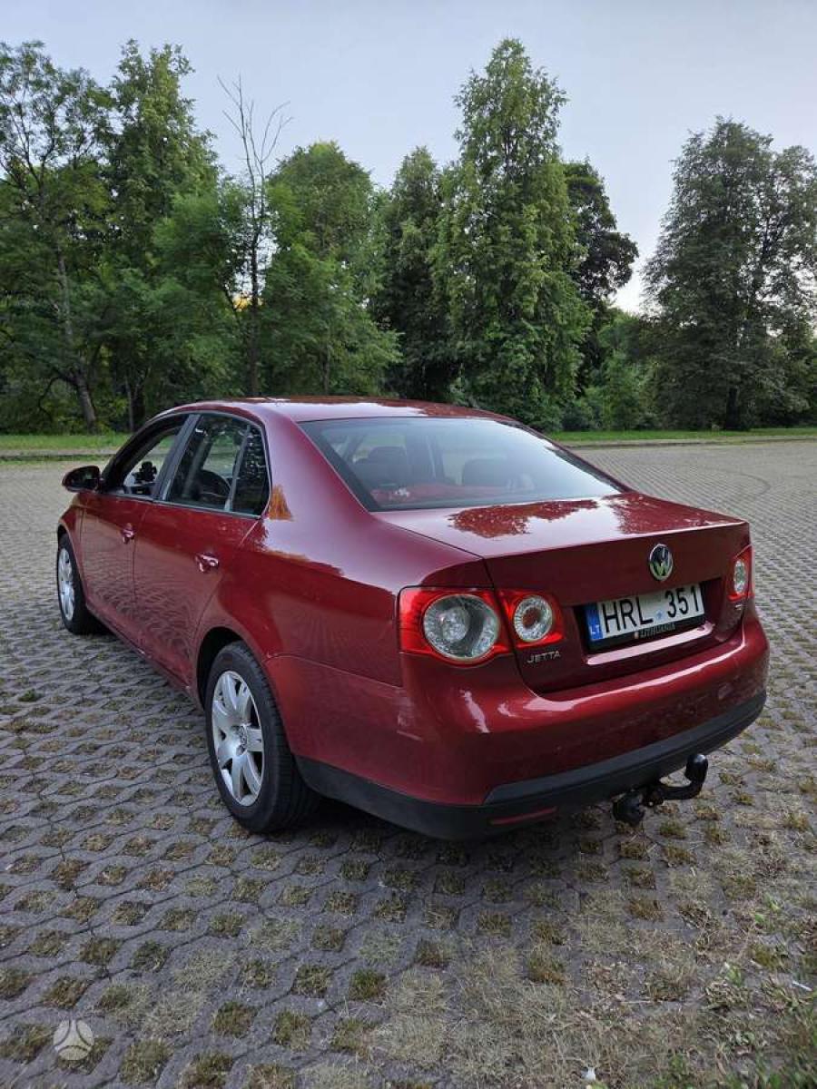Sarkans Volkswagen Jetta 2007 Viļņa, ar dzinēja tilpumu 1.90 L un nobraukumu 313 tūkst. km par 1100 €, foto 5 vietnē AUTOMOTO.COM.LV