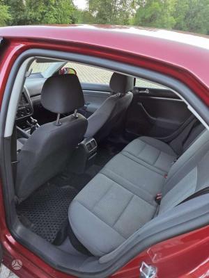 Sarkans Volkswagen Jetta 2007 Viļņa, ar dzinēja tilpumu 1.90 L un nobraukumu 313 tūkst. km par 1100 €, foto 7 vietnē AUTOMOTO.COM.LV