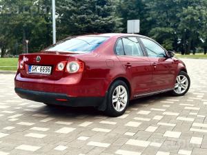 Sarkans Volkswagen Jetta 2007 Rīga, ar dzinēja tilpumu 1.60 L un nobraukumu 212 tūkst. km par 1400 €, foto 3 vietnē AUTOMOTO.COM.LV