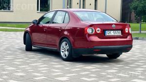 Sarkans Volkswagen Jetta 2007 Rīga, ar dzinēja tilpumu 1.60 L un nobraukumu 212 tūkst. km par 1400 €, foto 4 vietnē AUTOMOTO.COM.LV