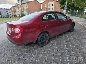 Sarkans Volkswagen Jetta 2008 Rīga, ar dzinēja tilpumu 1.60 L un nobraukumu 148 tūkst. km par 1950 €, foto 4 vietnē AUTOMOTO.COM.LV