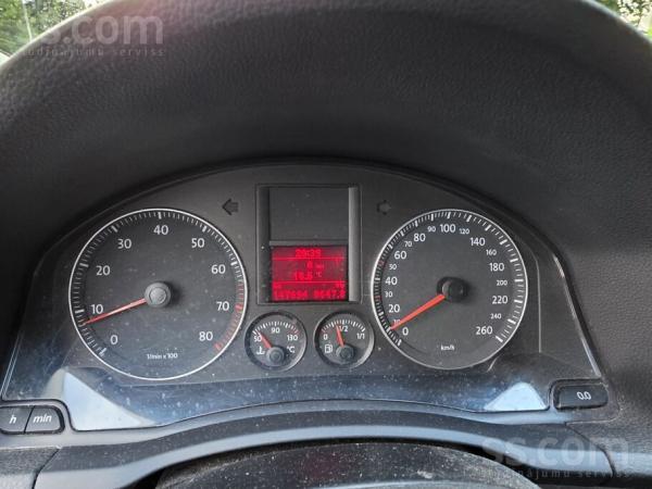 Sarkans Volkswagen Jetta 2008 Rīga, ar dzinēja tilpumu 1.60 L un nobraukumu 148 tūkst. km par 1950 €, foto 5 vietnē AUTOMOTO.COM.LV
