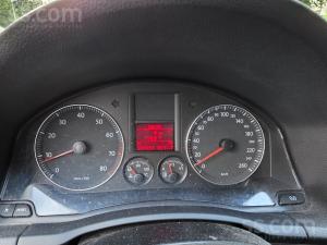 Sarkans Volkswagen Jetta 2008 Rīga, ar dzinēja tilpumu 1.60 L un nobraukumu 148 tūkst. km par 1950 €, foto 6 vietnē AUTOMOTO.COM.LV