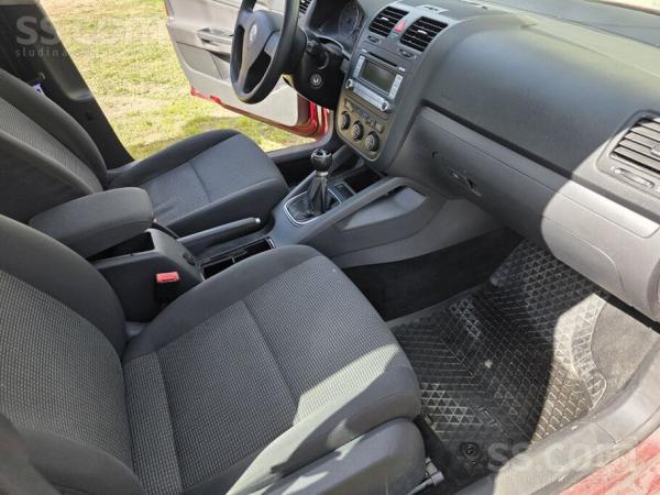 Sarkans Volkswagen Jetta 2008 Rīga, ar dzinēja tilpumu 1.60 L un nobraukumu 148 tūkst. km par 1950 €, foto 6 vietnē AUTOMOTO.COM.LV