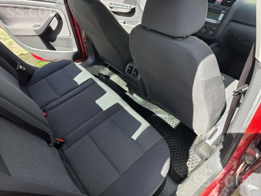 Sarkans Volkswagen Jetta 2008 Rīga, ar dzinēja tilpumu 1.60 L un nobraukumu 148 tūkst. km par 1950 €, foto 8 vietnē AUTOMOTO.COM.LV