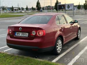 Красный Фольксваген Джетта 2008 в Рига, объемом двигателя 2.00 л и пробегом 205 тыс. км за 2100 €, фото 4 на AUTOMOTO.COM.LV