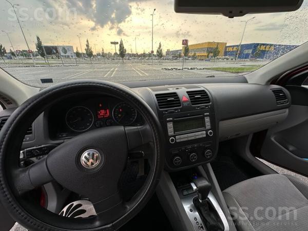 Sarkans Volkswagen Jetta 2008 Rīga, ar dzinēja tilpumu 2.00 L un nobraukumu 205 tūkst. km par 2100 €, foto 6 vietnē AUTOMOTO.COM.LV