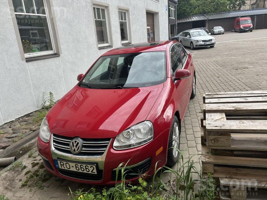 Sarkans Volkswagen Jetta 2010 Rīga, ar dzinēja tilpumu 2.00 L un nobraukumu 218 tūkst. km par 3200 €, foto 1 vietnē AUTOMOTO.COM.LV
