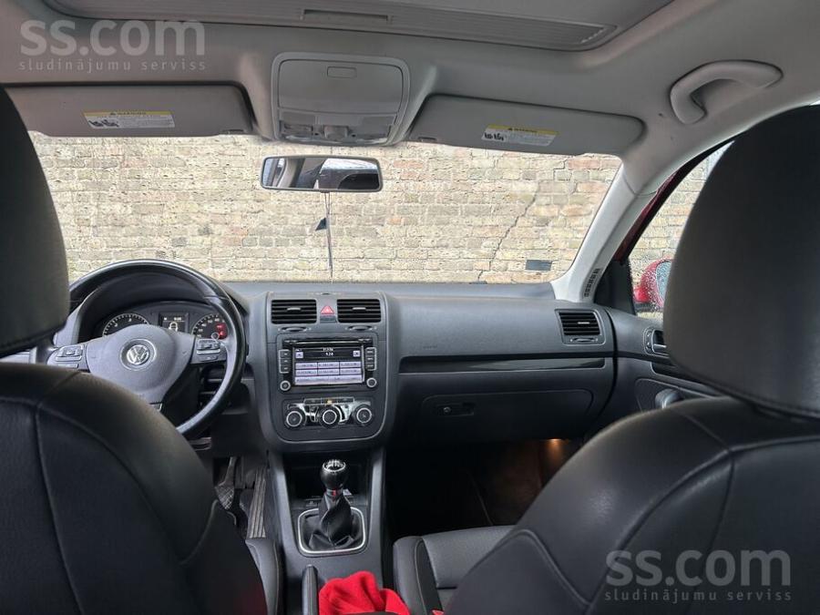 Sarkans Volkswagen Jetta 2010 Rīga, ar dzinēja tilpumu 2.00 L un nobraukumu 218 tūkst. km par 3200 €, foto 6 vietnē AUTOMOTO.COM.LV