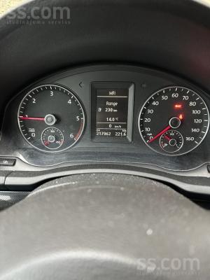 Sarkans Volkswagen Jetta 2010 Rīga, ar dzinēja tilpumu 2.00 L un nobraukumu 218 tūkst. km par 3200 €, foto 7 vietnē AUTOMOTO.COM.LV