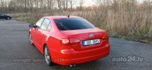 Sarkans Volkswagen Jetta 2011 Tallina, ar dzinēja tilpumu 2.50 L un nobraukumu 113 tūkst. km par 3500 €, foto 6 vietnē AUTOMOTO.COM.LV