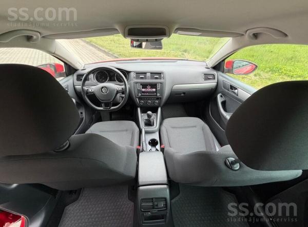 Sarkans Volkswagen Jetta 2015 Rīga, ar dzinēja tilpumu 1.40 L un nobraukumu 194 tūkst. km par 5200 €, foto 5 vietnē AUTOMOTO.COM.LV